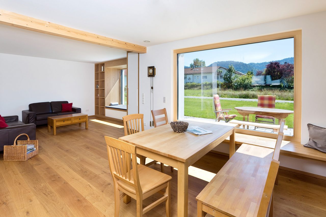 Schlüsselfertiges Einfamilienhaus in Holzbauweise und KfW 40 ...